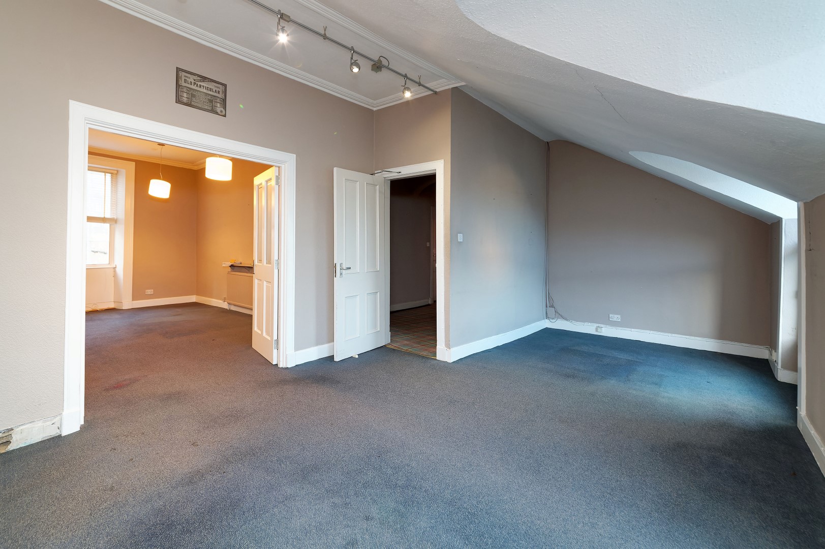 18 Lynedoch Crescent, Park, G3 6EQ – Corum Property