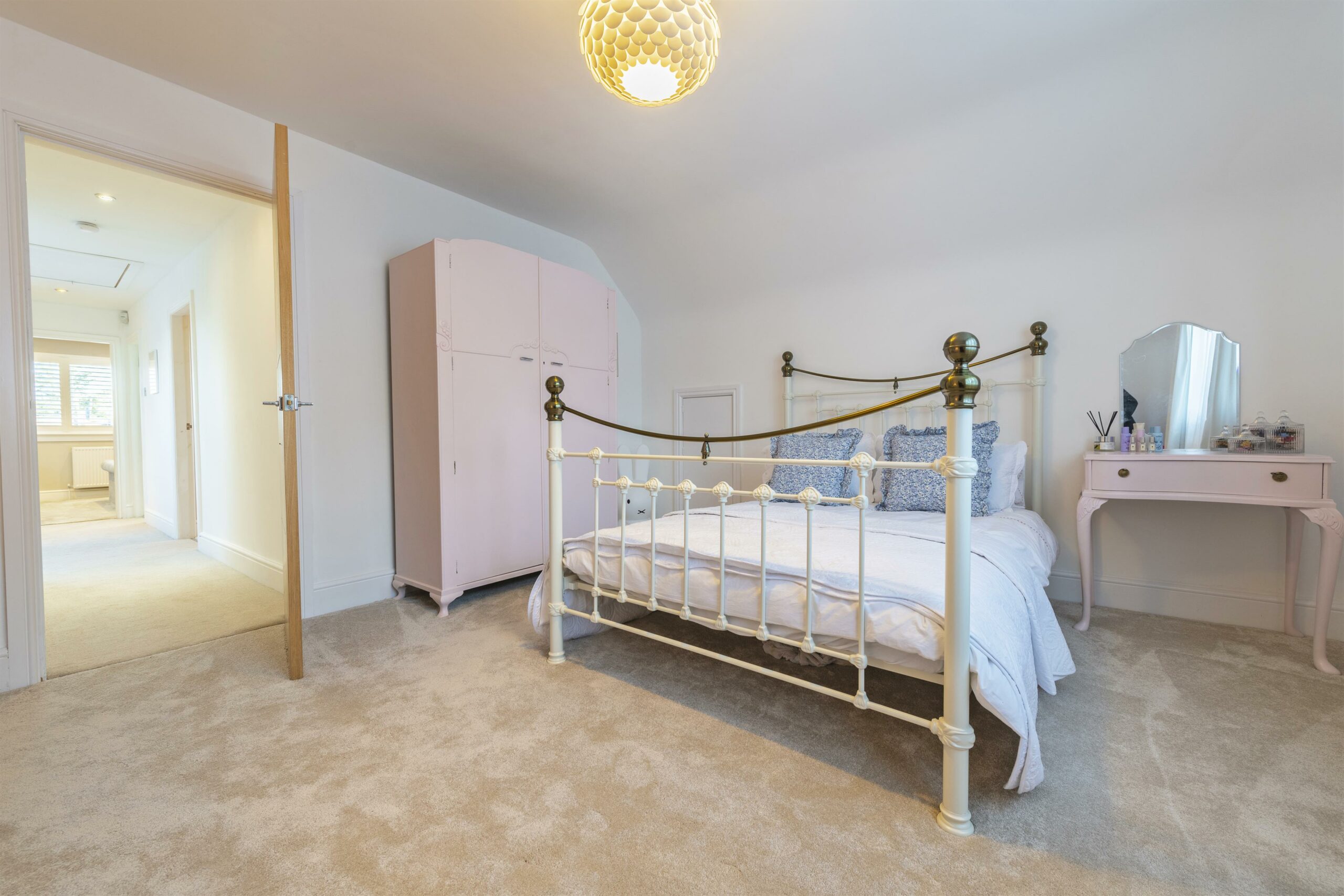 Braeton, 19 Burnside Road, Whitecraigs – Corum Property