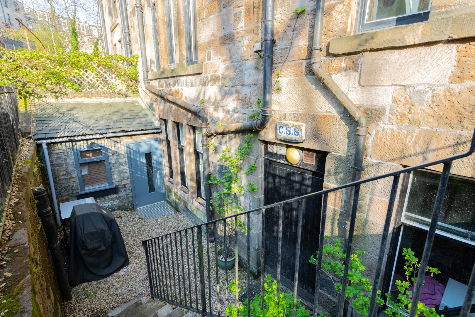 Ground & Garden 18 Athole Gardens, Dowanhill, G12 9BA – Corum Property