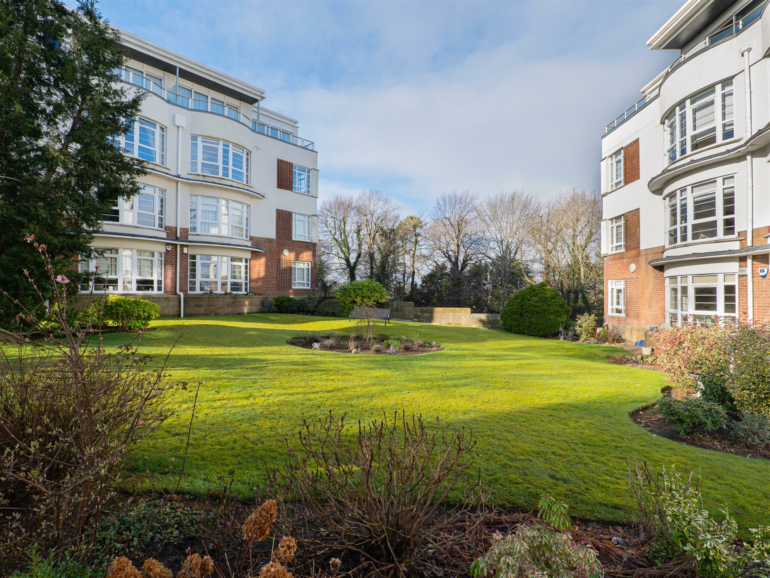 Penthouse 3, Sandringham Court, Newton Mearns – Corum Property