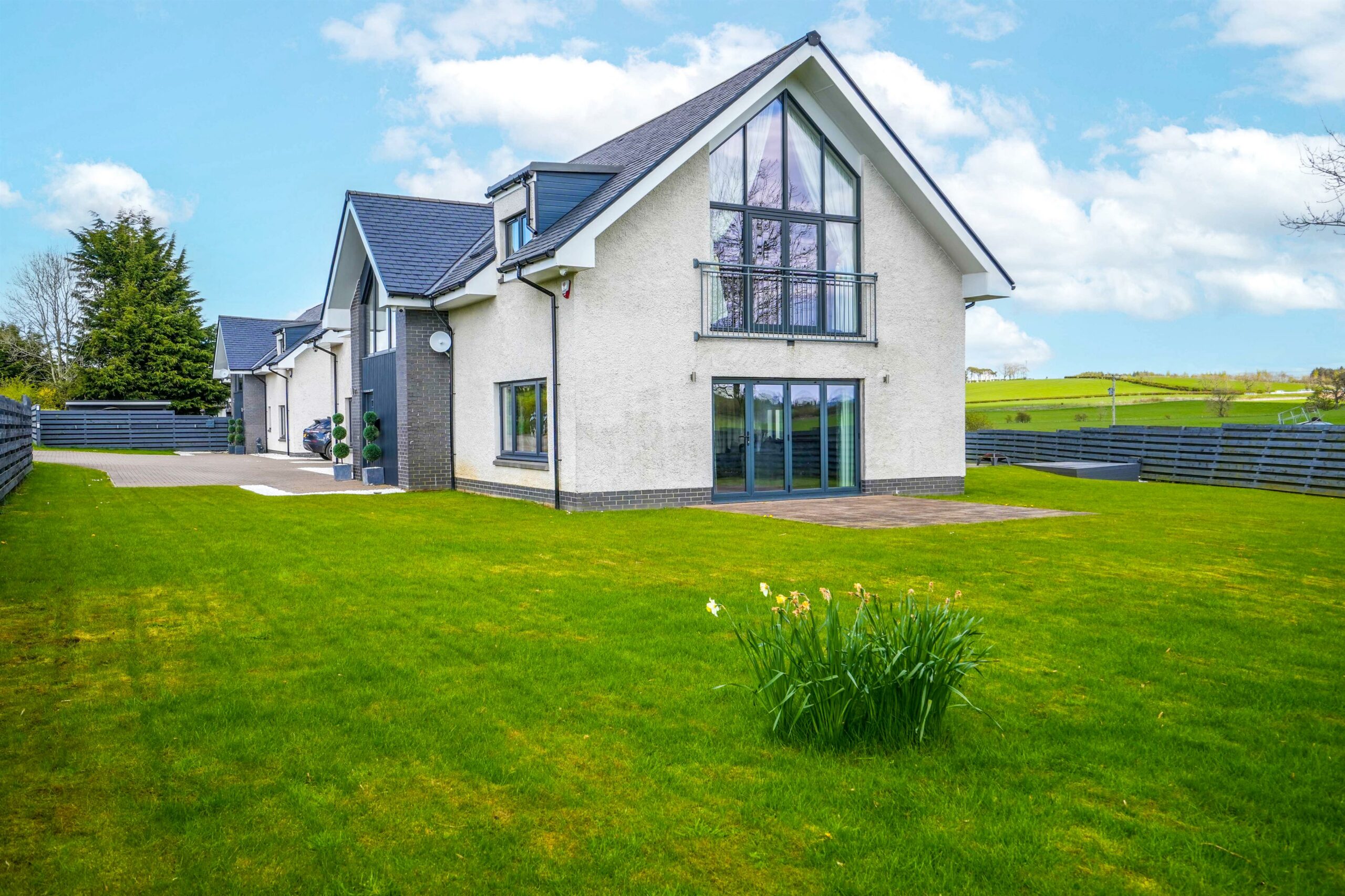 Hallside Rise, Thorntonhall – Corum Property