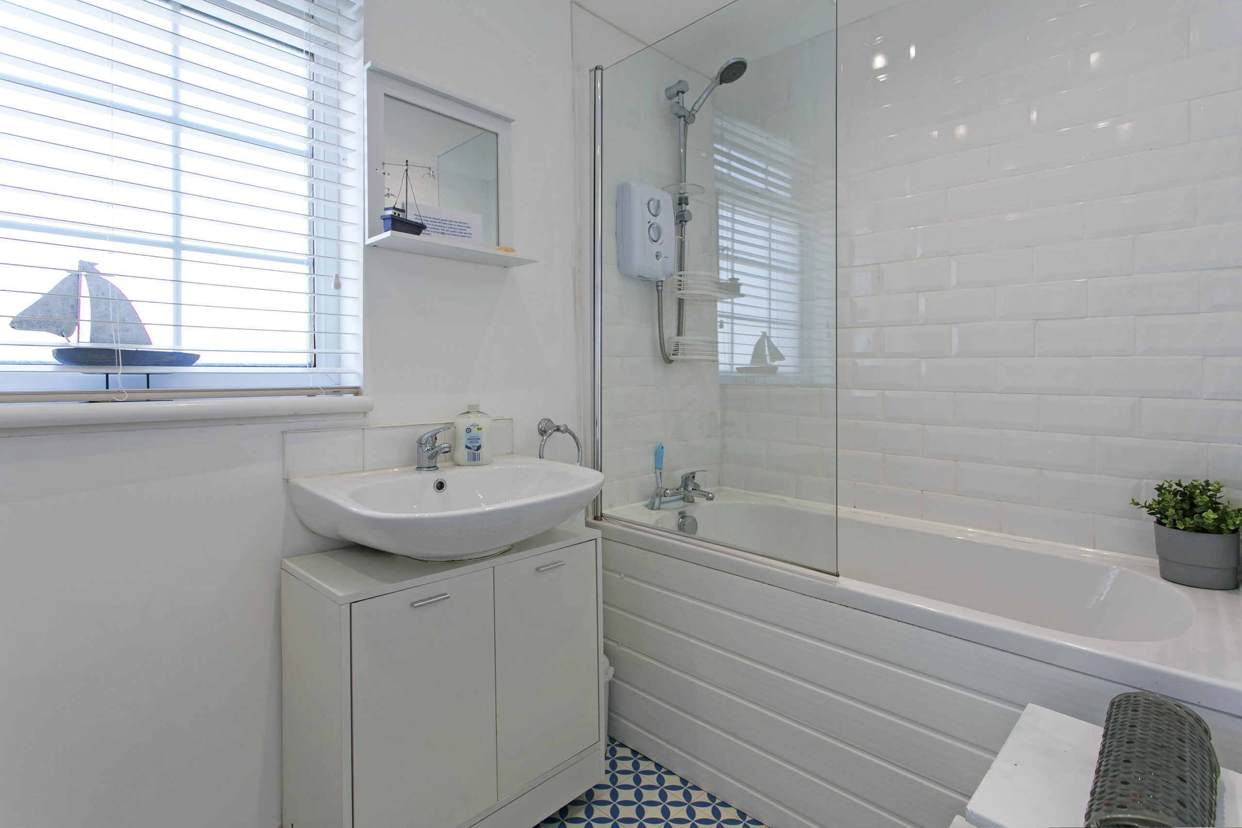 Beachcomber Cottage, 8a Welbeck Crescent, Troon, KA10 6AT – Corum Property